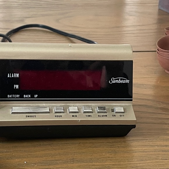 sunbean | Accents | Vintage Sunbeam Alarm Clock Model 8877 | Poshmark